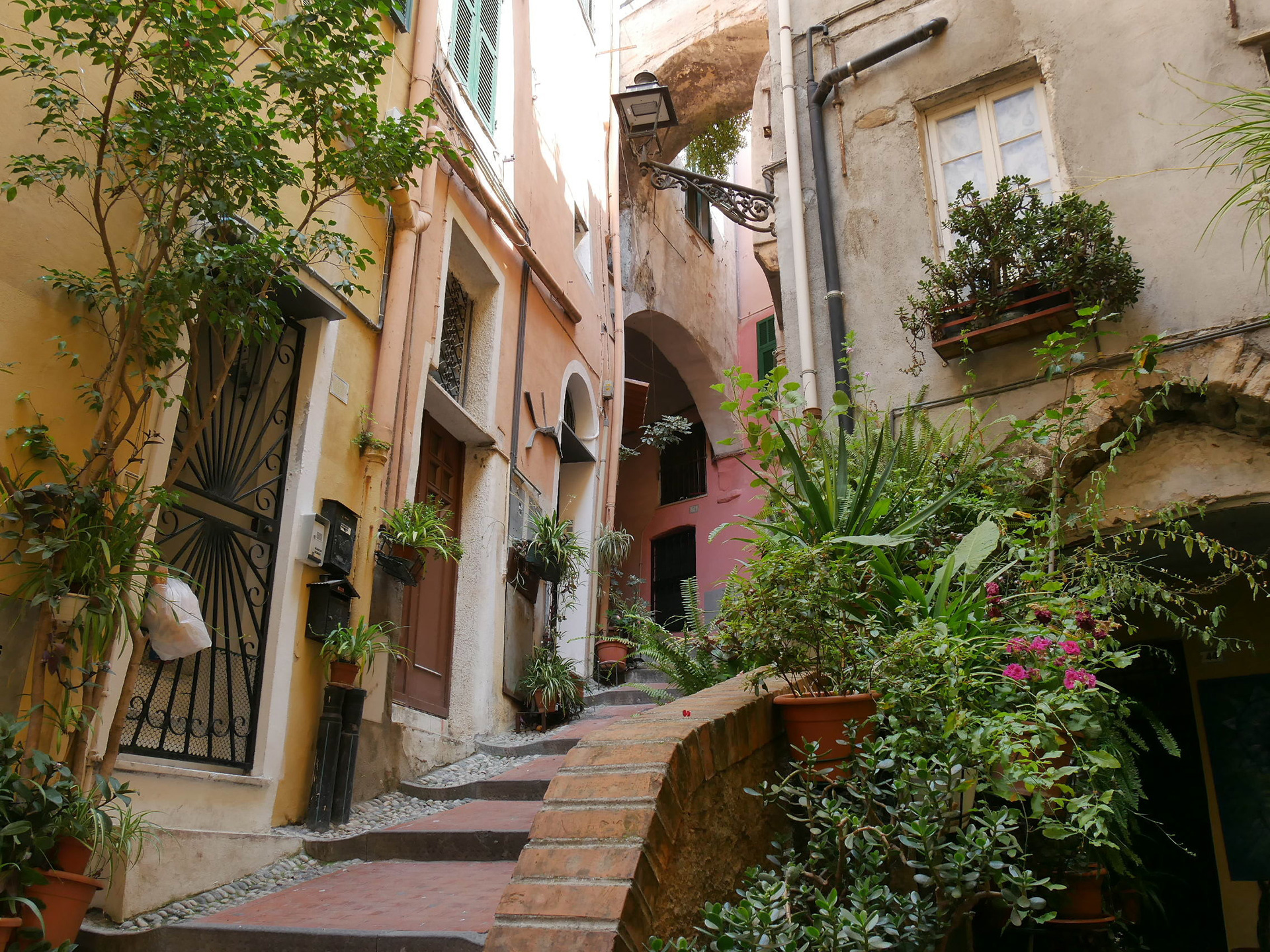 ITINERARI TURISTICI NEL CENTRO STORICO DI SANREMO CON VISIT SANREMO DMC